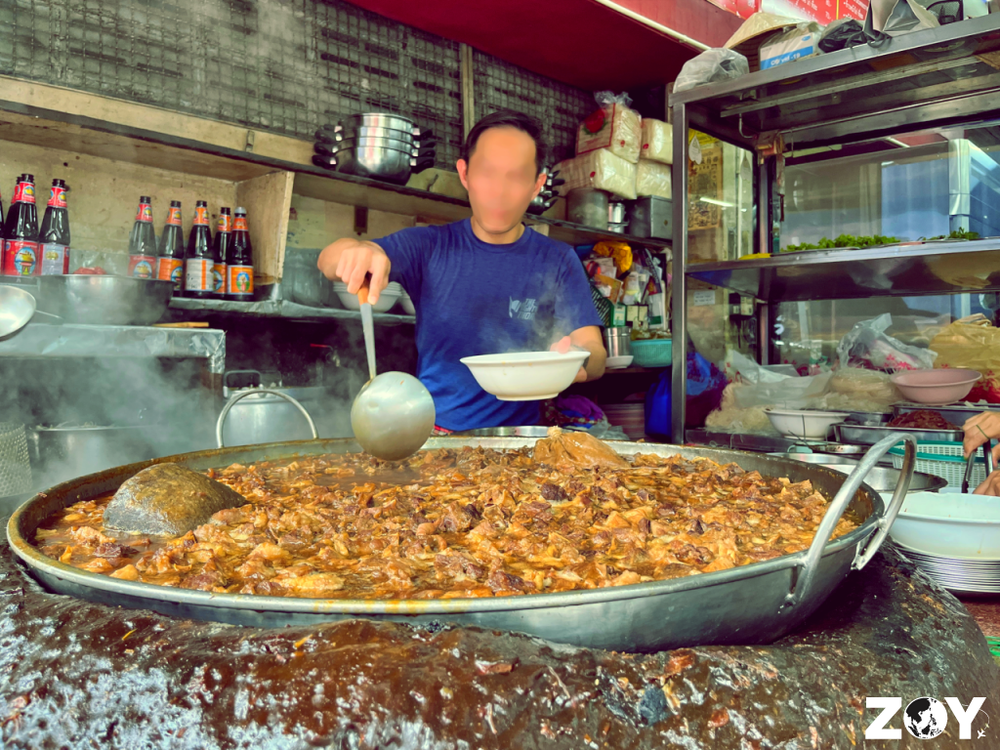 Wattana Panich (Bangkok, Thailand): Popular for Beef Noodle Soup with A Broth That's Over 40 ...