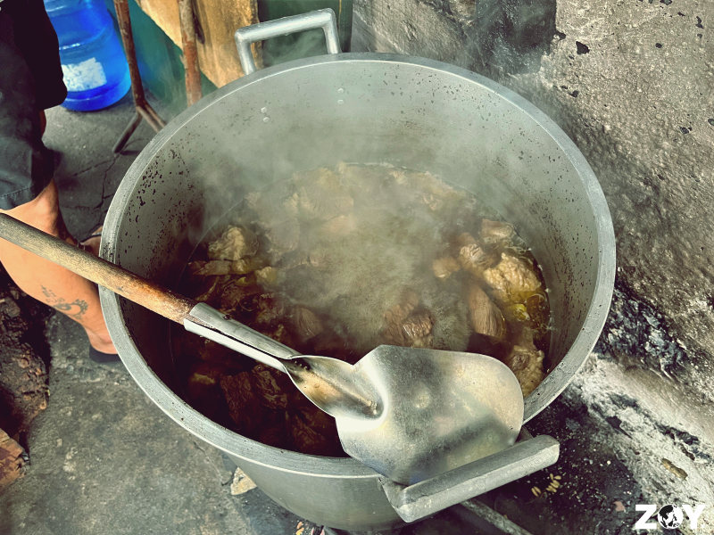 Aling Sosing's Carinderia: The Makati Carinderia Made Famous by Mark ...