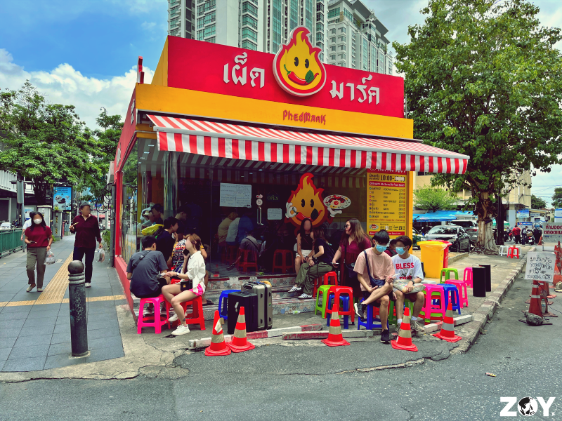 Phed Mark: The Pad Krapow (Holy Basil Stir-Fry) Spot in Bangkok ...