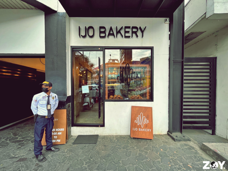 Ijo Bakery Viennoiserie and Uniqo Patisserie: Croissant and Desserts ...