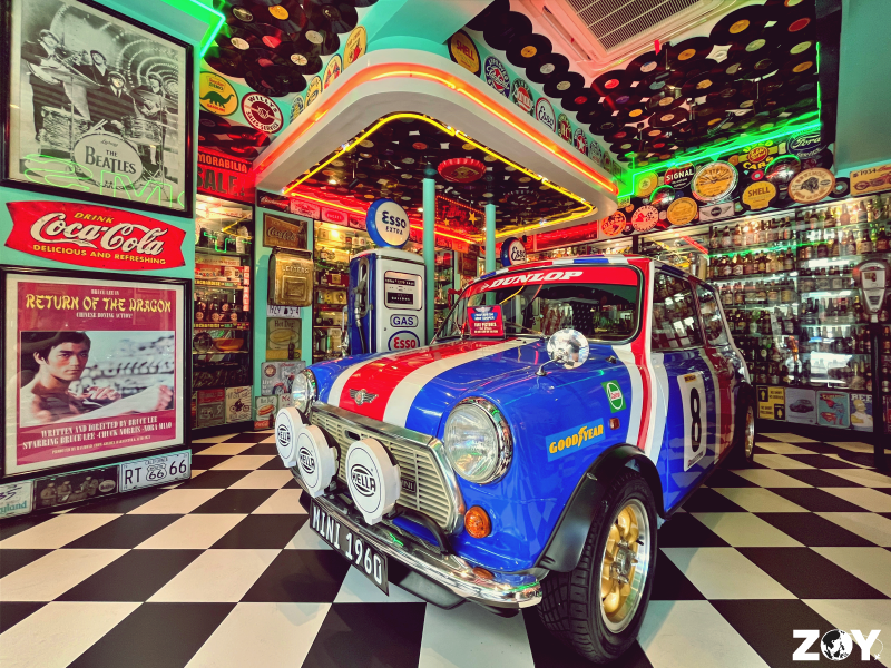 Filling Station Bar Cafe: A 50s Diner with Retro Memorabilia in ...