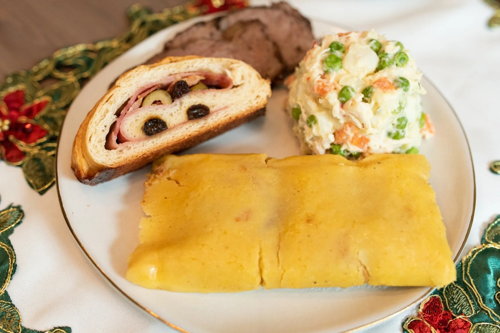 Hallacas Y Pan De Jamon