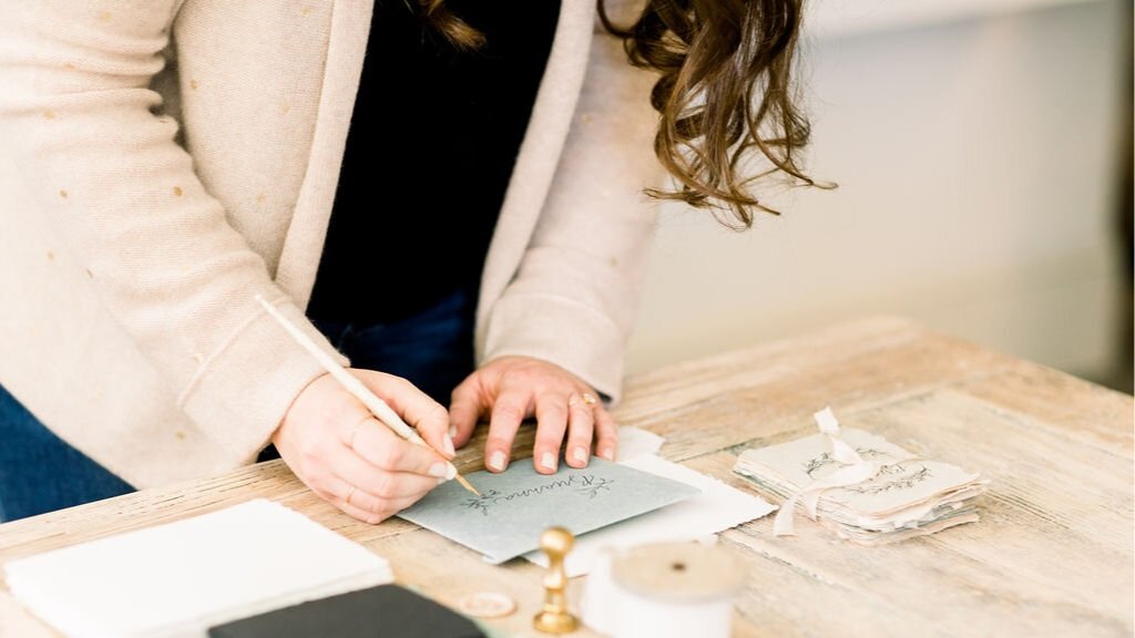 Line Avenue Calligraphy