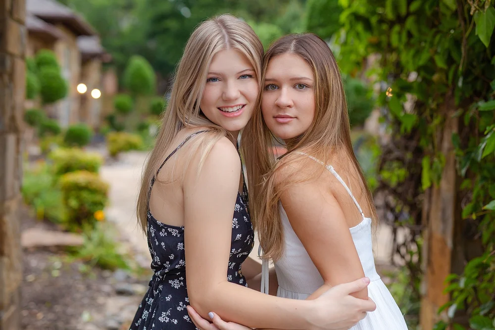 Senior Photos Best Friend Poses — DeAndra Jarboe Photography