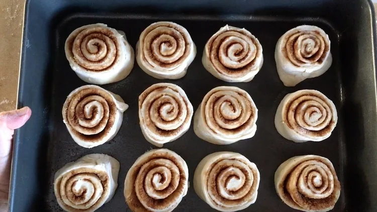 HOW TO: Form Cinnamon Rolls — Brenalou Bakes