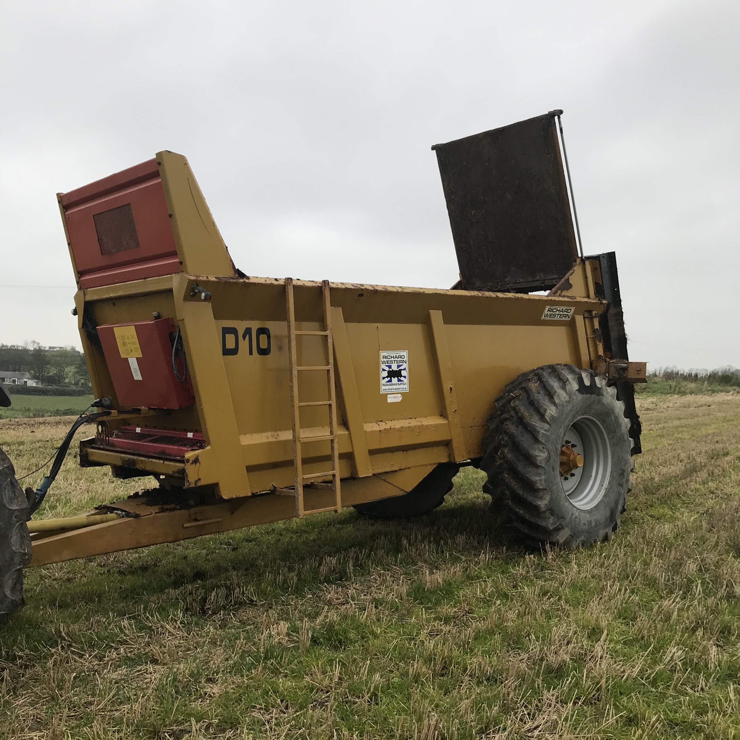 Manure Spreaders — James Osborne Farm Machinery