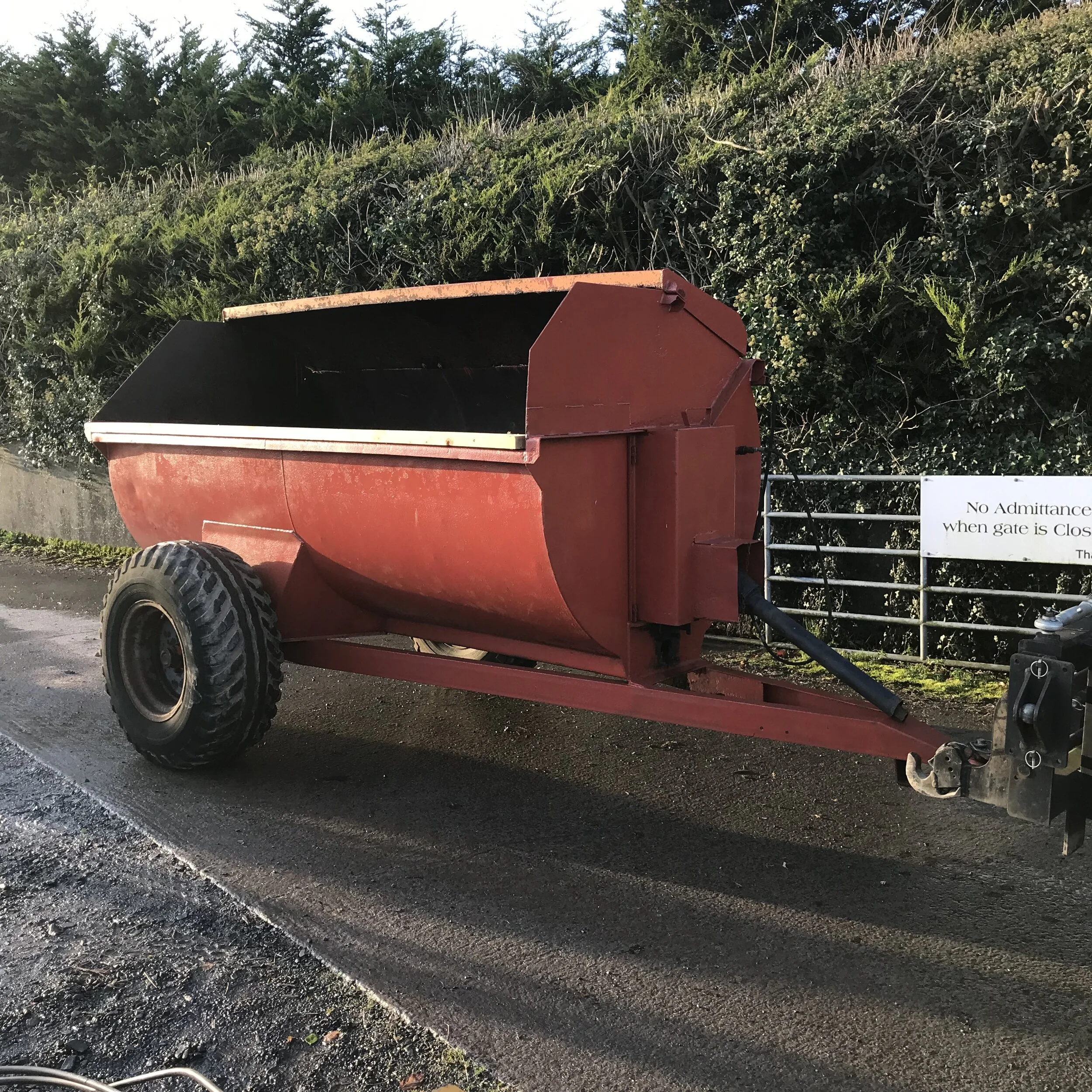Manure Spreaders — James Osborne Farm Machinery