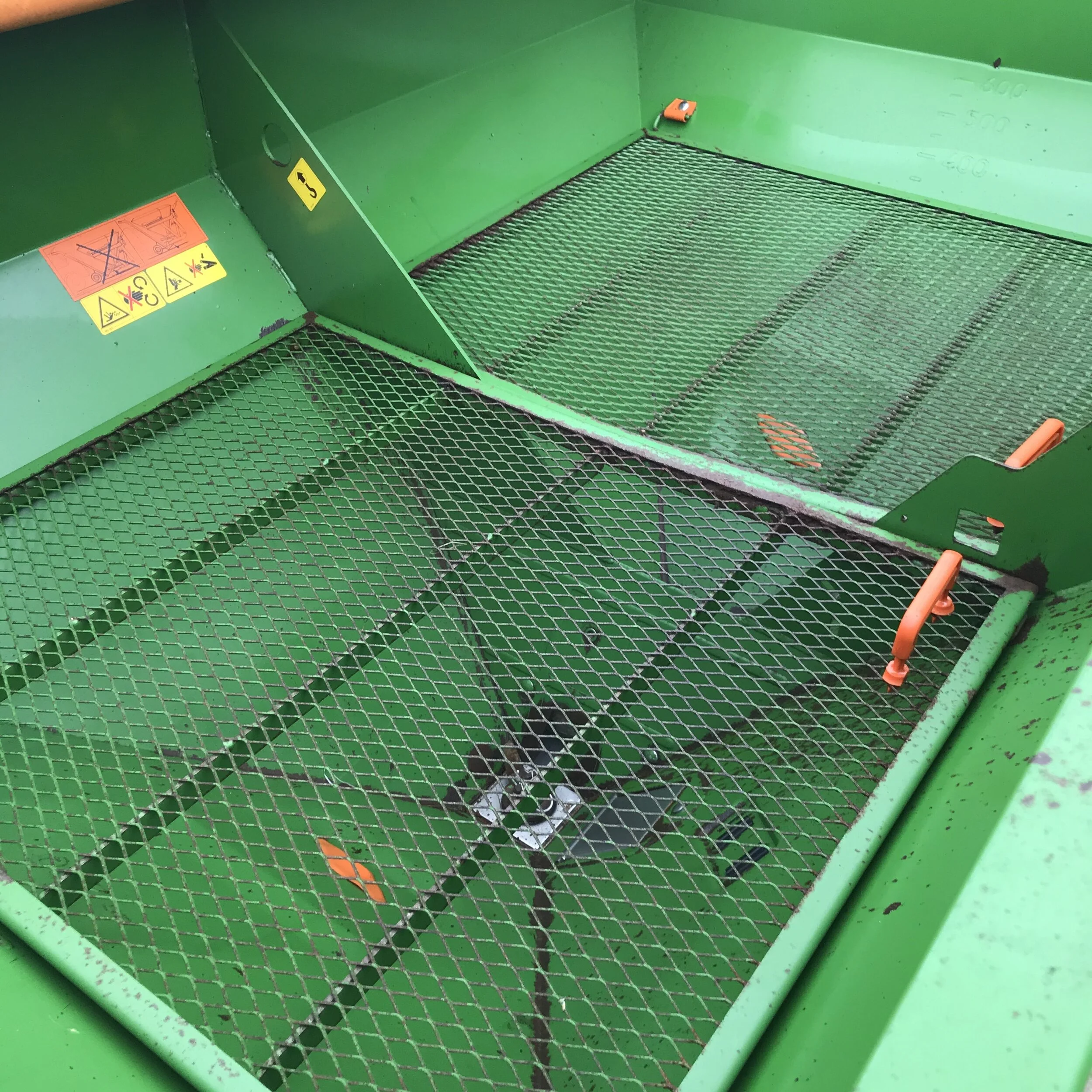 Fertiliser Sowers — James Osborne Farm Machinery