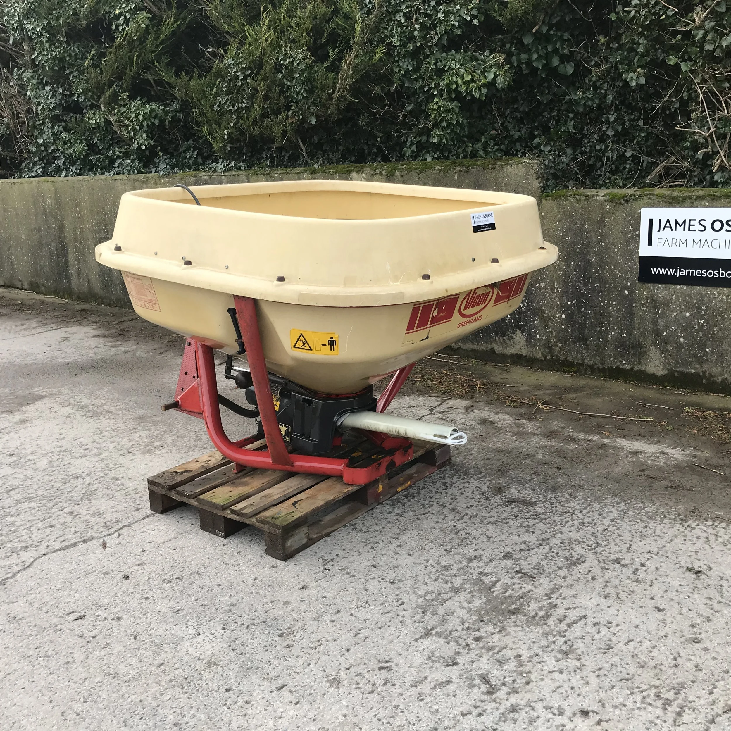 Fertiliser Sowers — James Osborne Farm Machinery