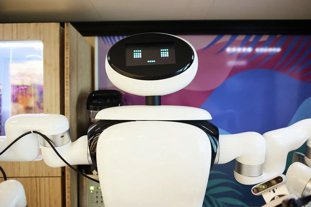 The San Francisco Metreon mall has a new smoothie-making robot. I tried ...