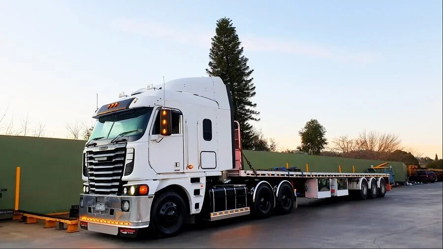 A NEW CAREER FOR 23RED FREIGHTLINER — Trucks at Tracks | The home of ...