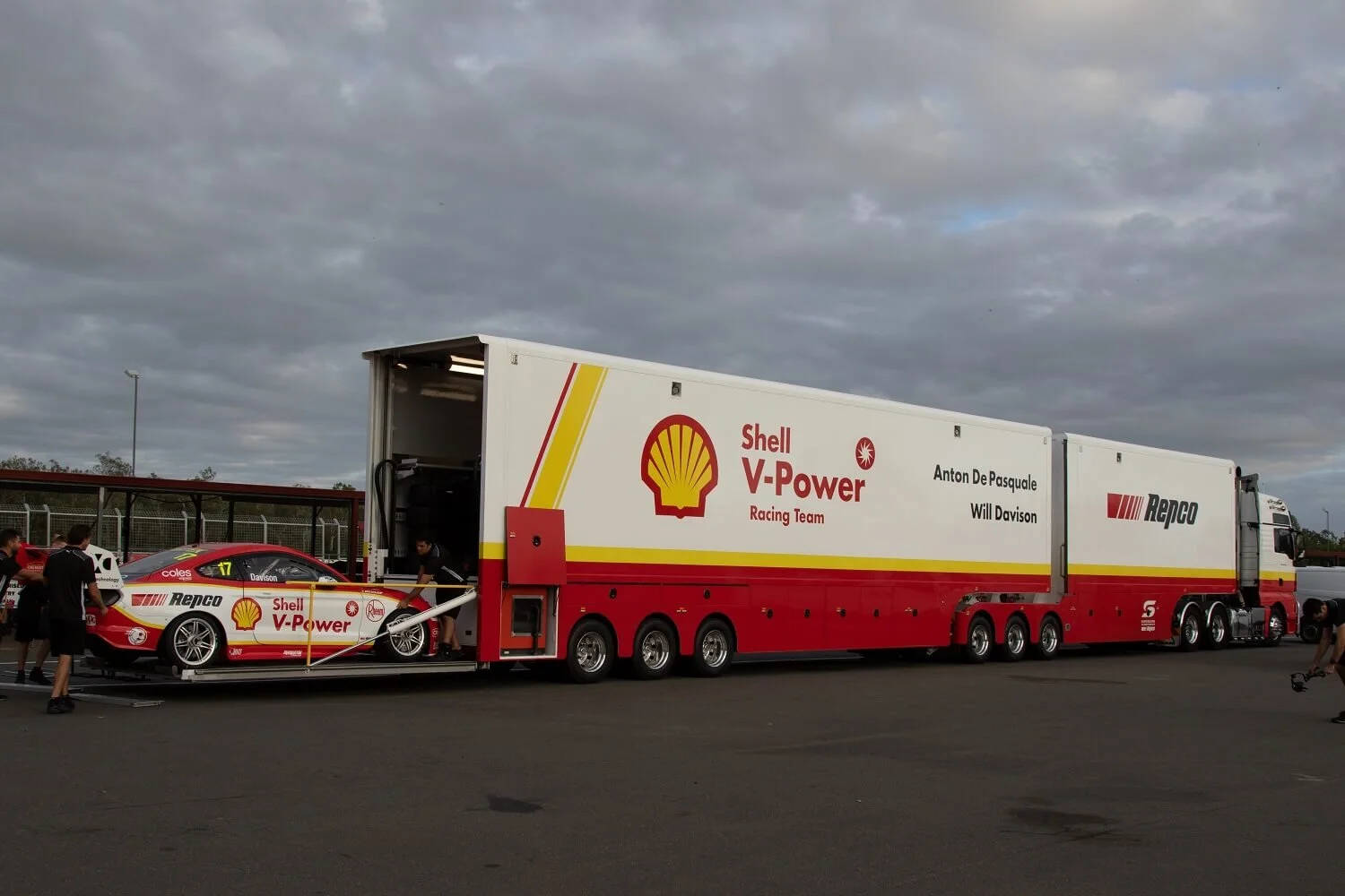 GALLERY - SUPERCARS B-DOUBLE TRANSPORTERS AT TAILEM BEND — Trucks at ...