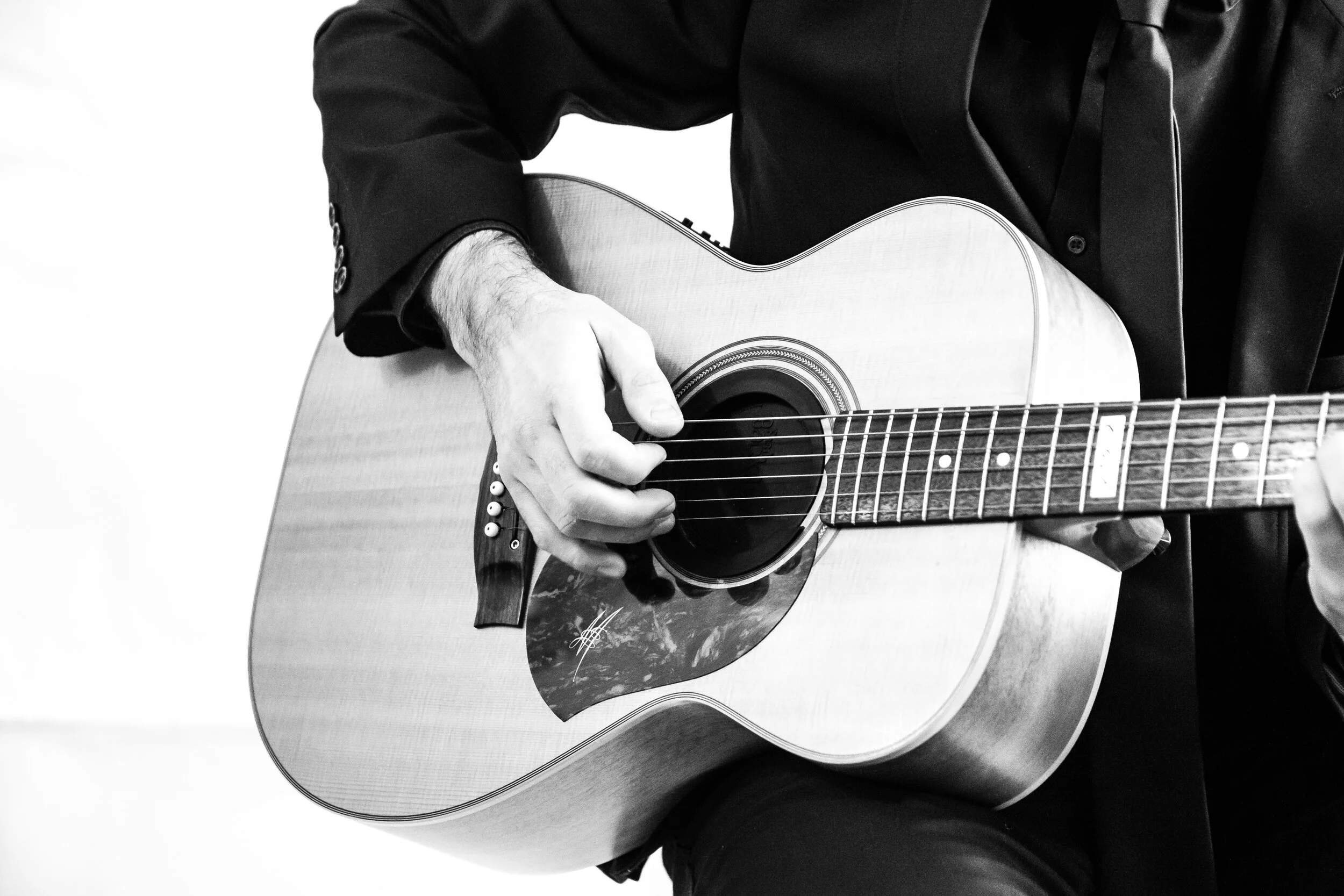 Paul Thornton - Solo Guitarist