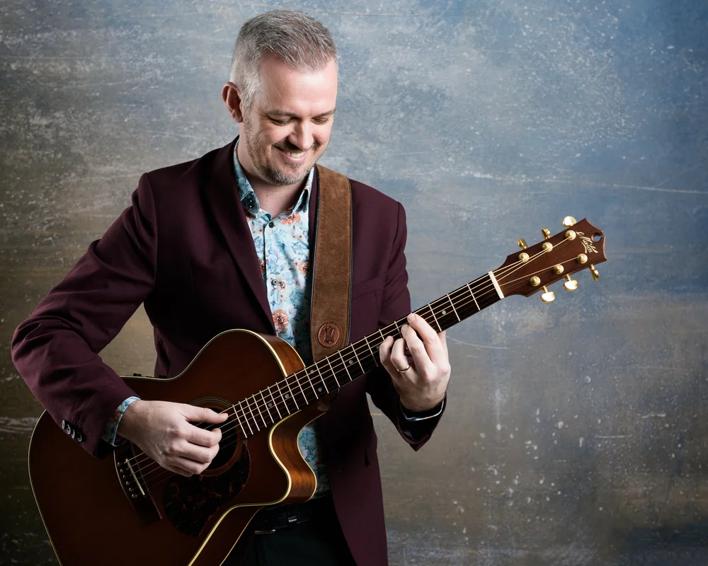 Paul Thornton - Solo Guitarist