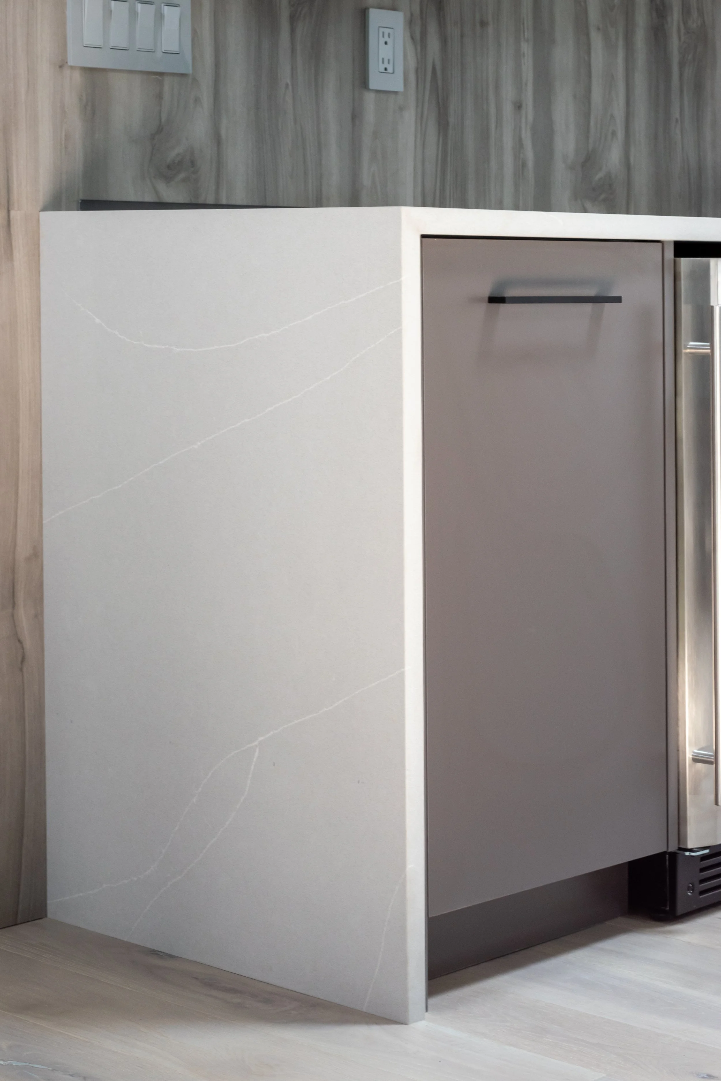 Waterfall Leg/Panels Highlights — First Class Marble & Granite