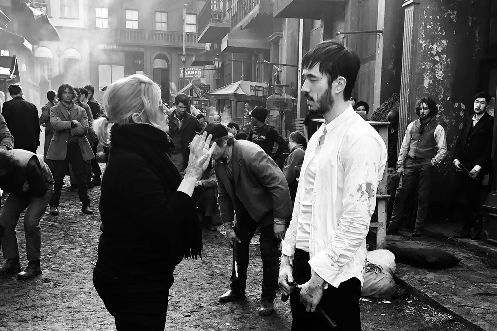 Bio — DENNIE GORDON