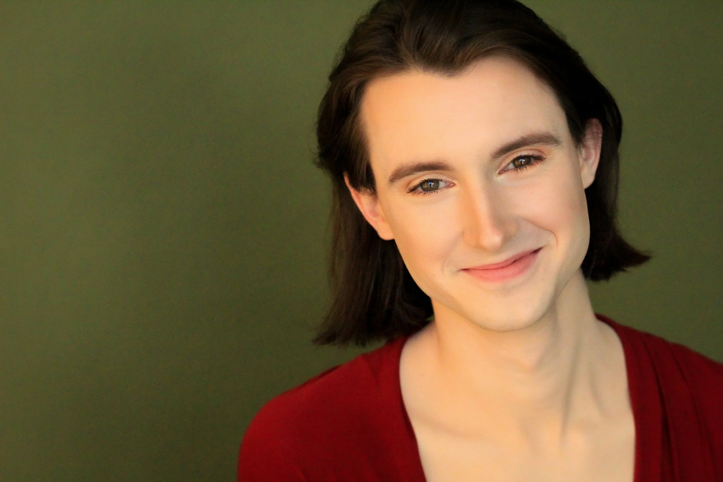 Headshot/Resume — Chris Frost