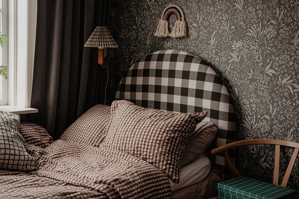 Gör din egen sänggavel – DIY-guide för en stoppad sänggavel — Emelie ...