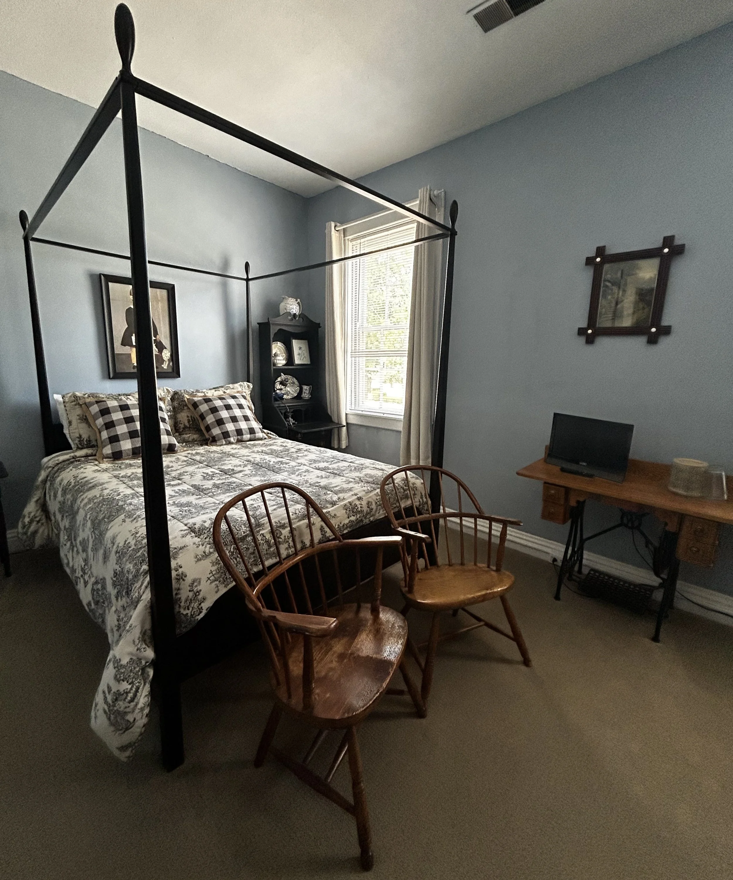 Rooms — National House Inn Bed & Breakfast in Marshall, Michigan
