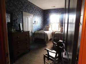 Rooms — National House Inn Bed & Breakfast in Marshall, Michigan