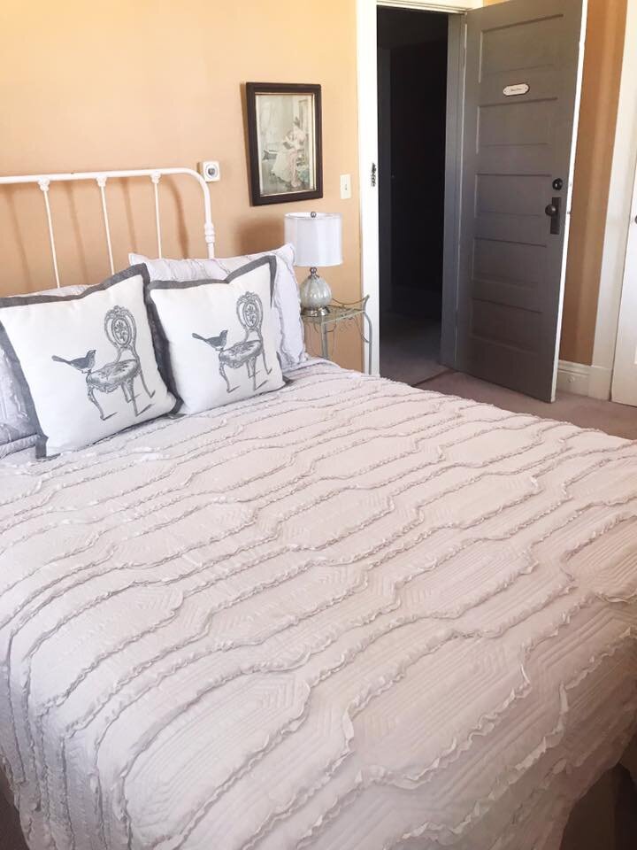 Rooms — National House Inn Bed & Breakfast in Marshall, Michigan