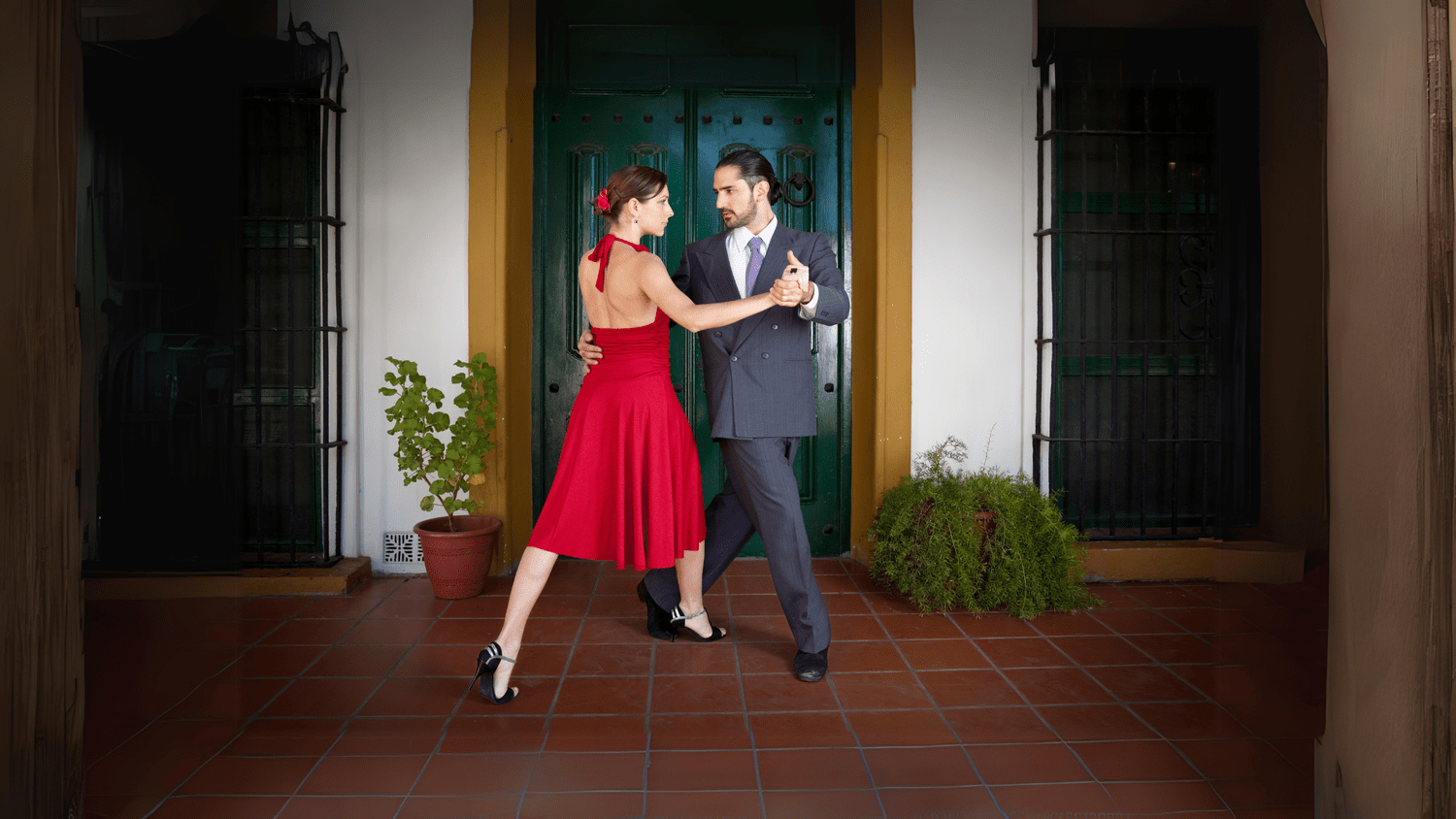 ARGENTINE TANGO'S OCHOS — Ultimate Tango School of Dance