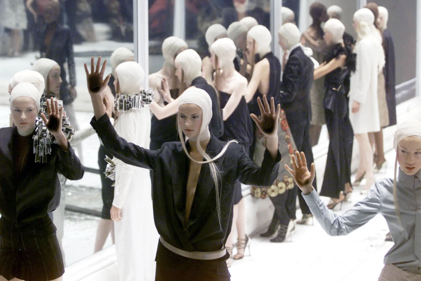 Chewing The Scenery? The Scenography In High Fashion Runways — Business ...