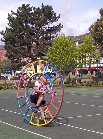 Why Were Early Bicycles Designed With a Giant Front Wheel | Pedal Chile