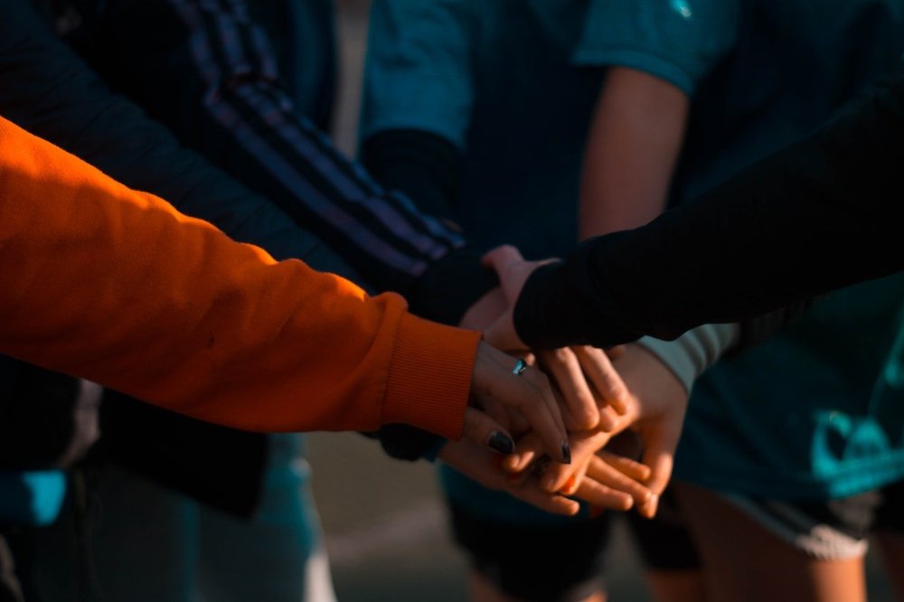 What Does the Bible Say about Teamwork (With Examples)