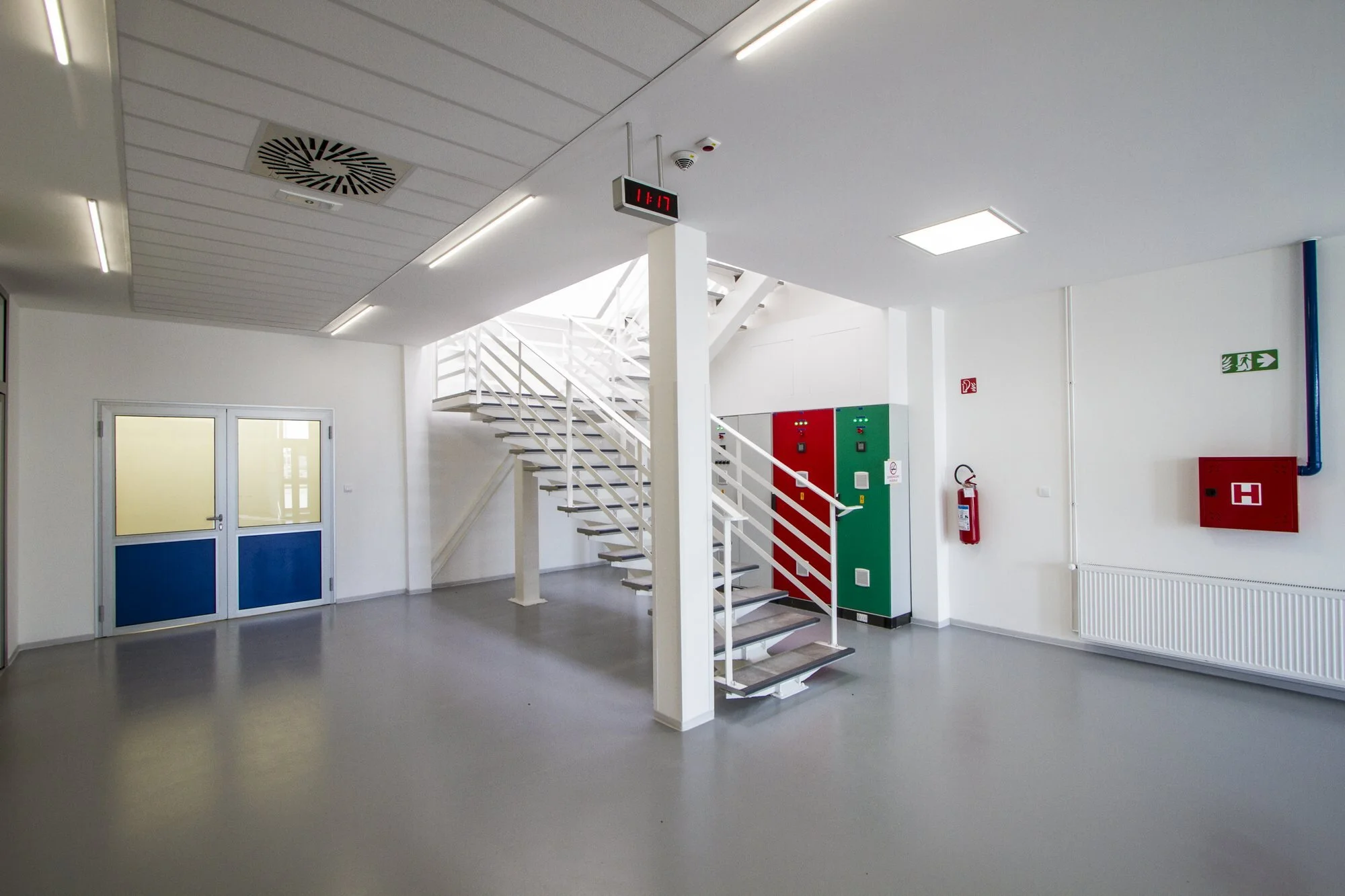 HUTCHINSON Ruma — STRUCTURA CONCEPT