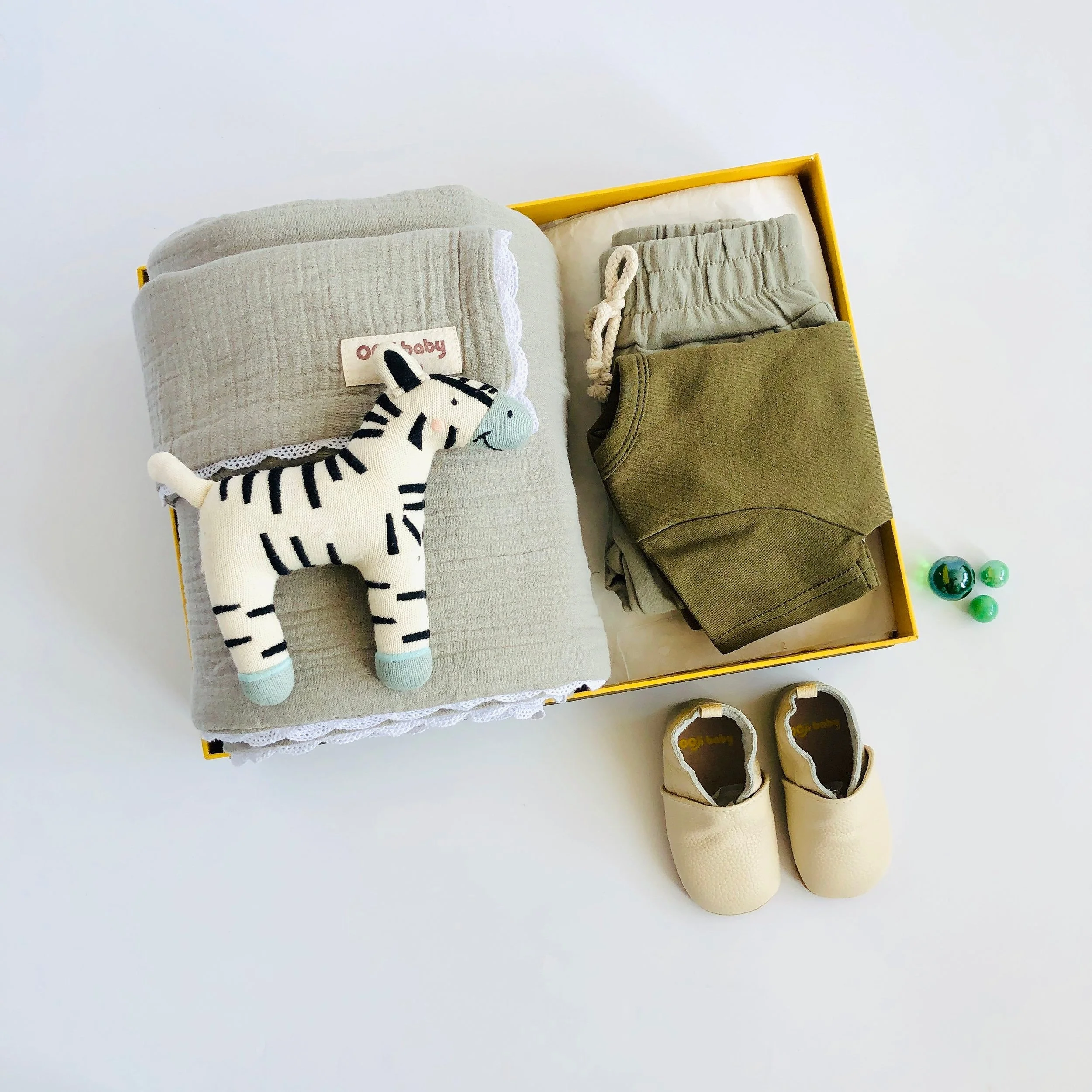 Send A Gift To Celebrate A New Baby Arrival — New Baby Gift Sets ...