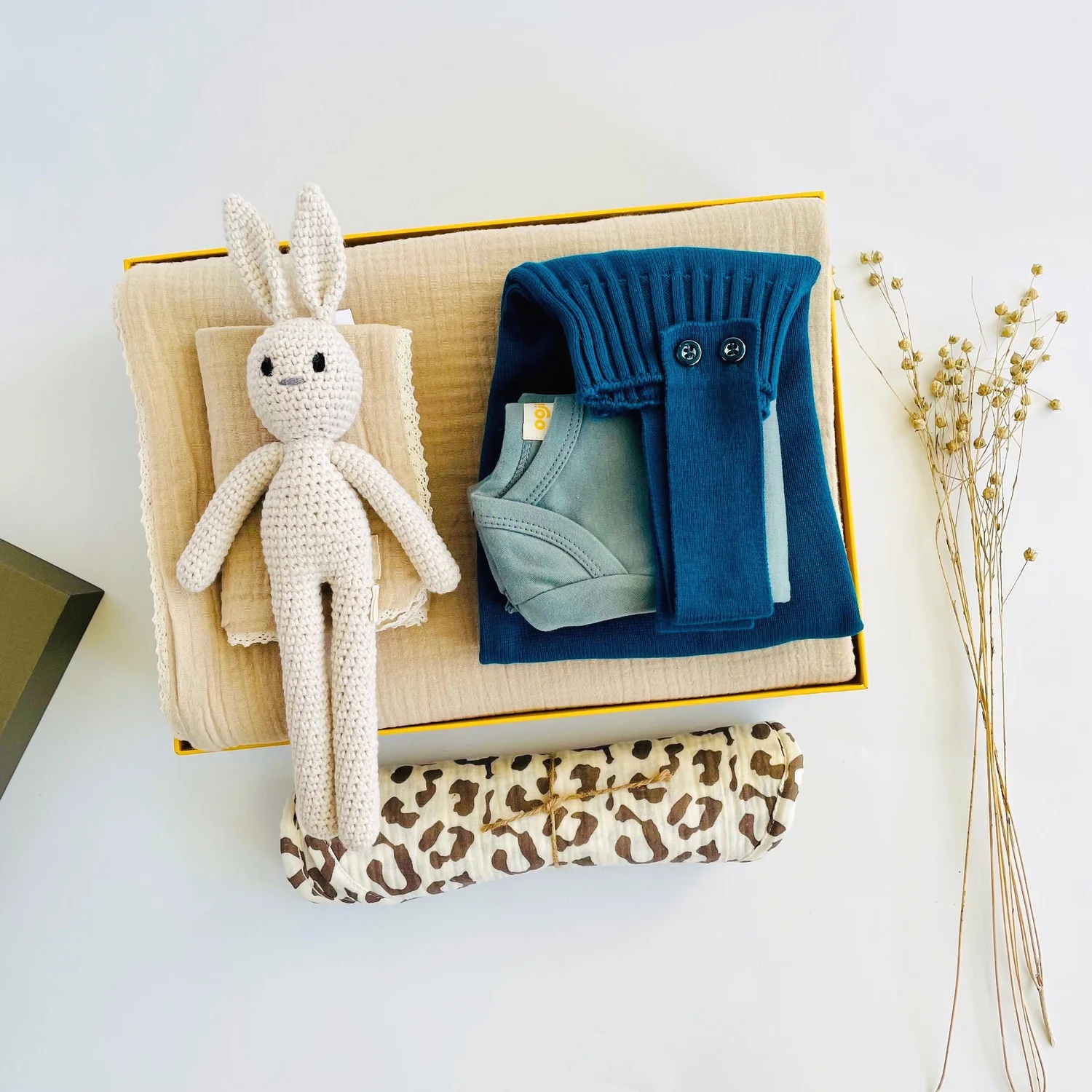 Send A Gift To Celebrate A New Baby Arrival — New Baby Gift Sets ...