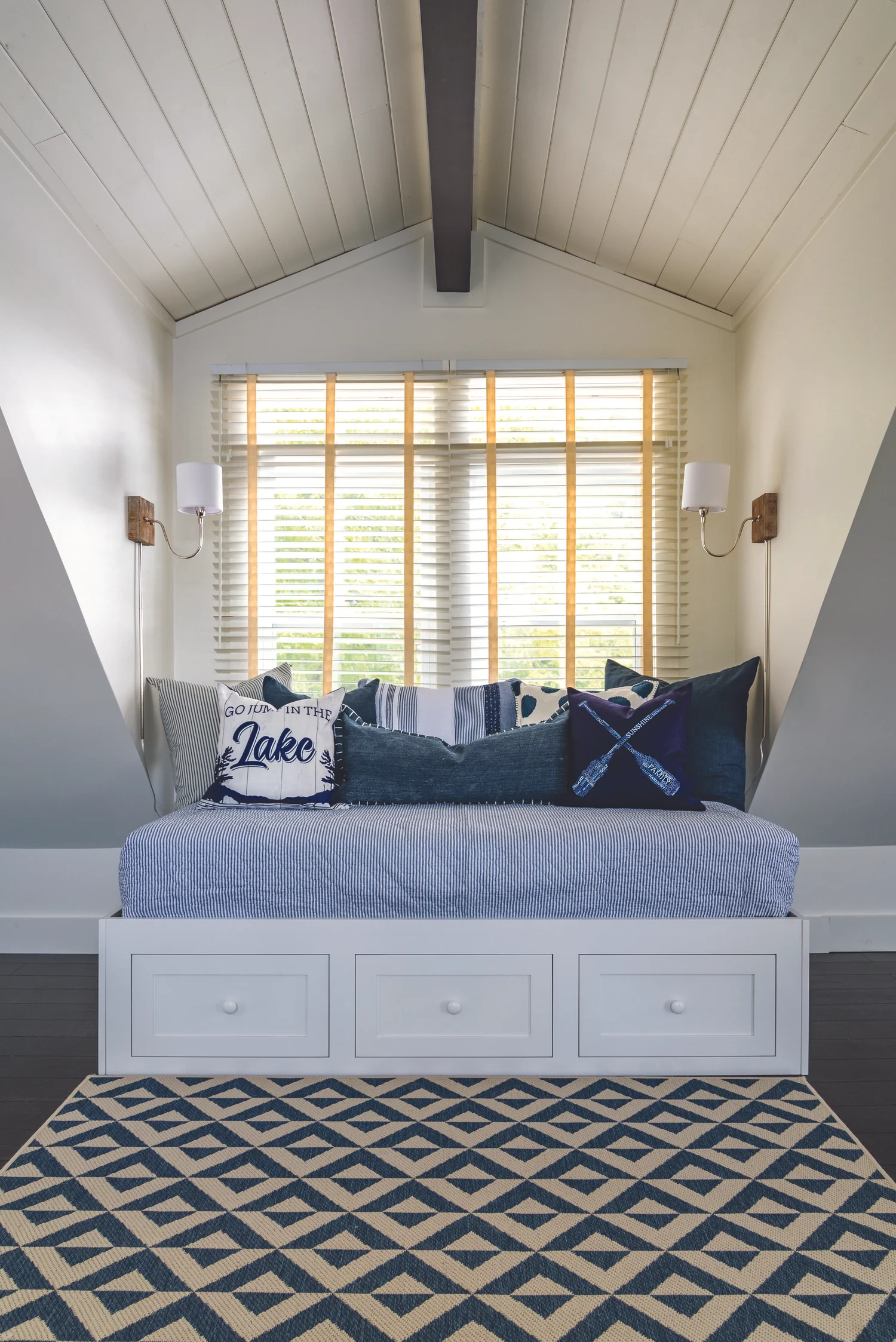 Muskoka Coastal: A Cottage & Boathouse with Views for Days — OUR HOMES ...