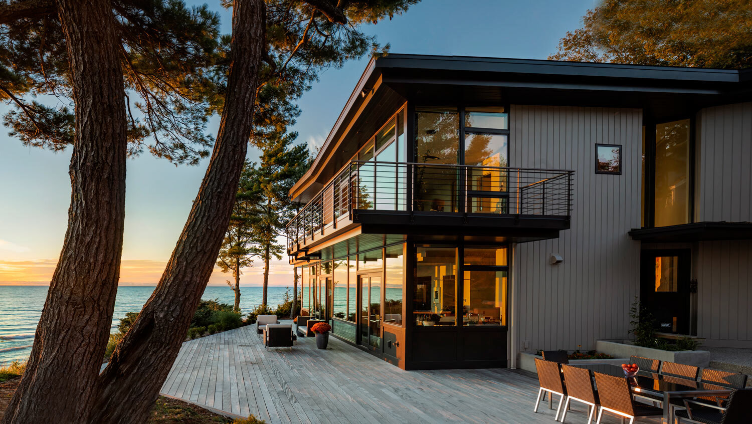 Lake Michigan Retreat: Custom Architecture by DeForest Architects ...