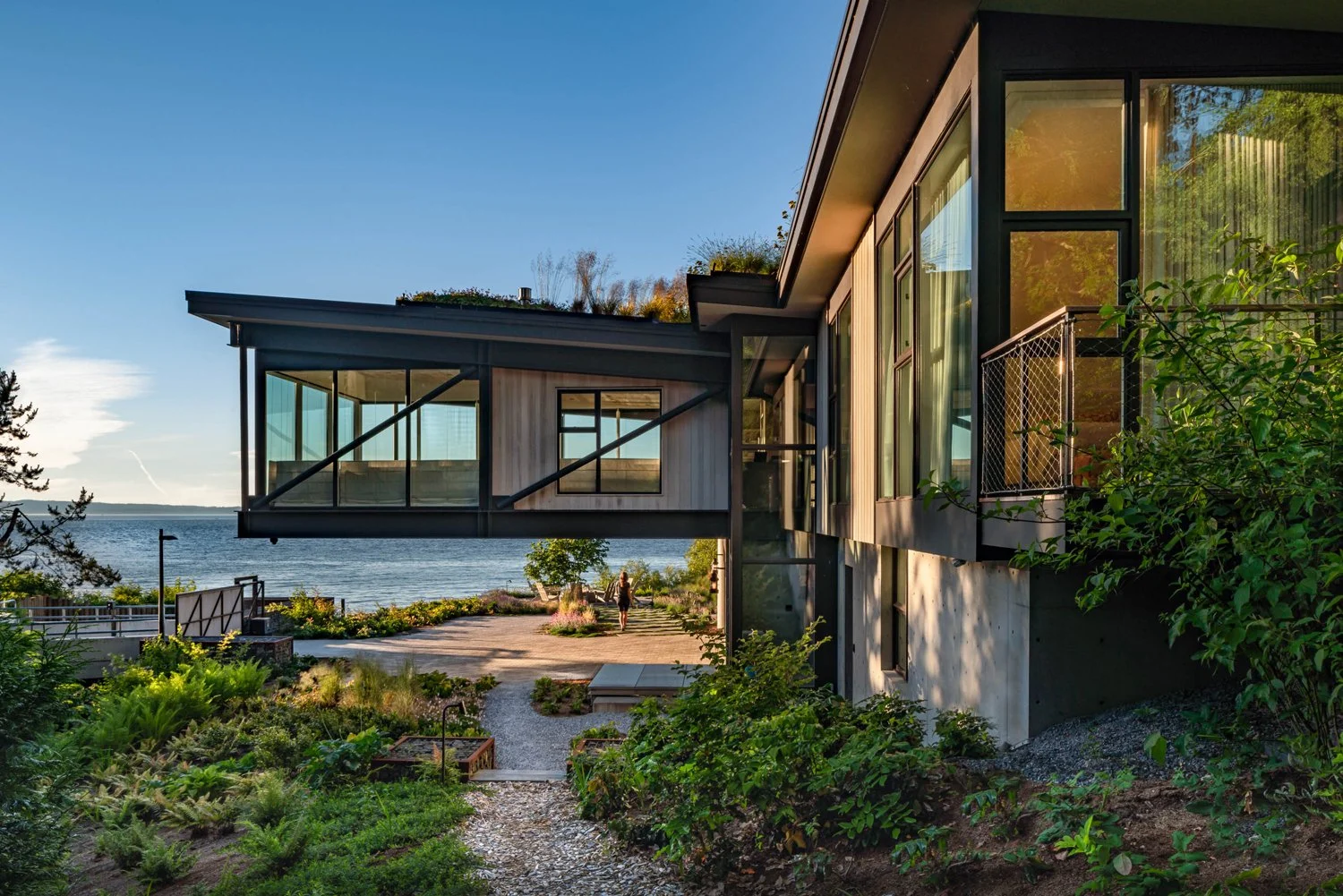 The Bluff | DeForest Architects