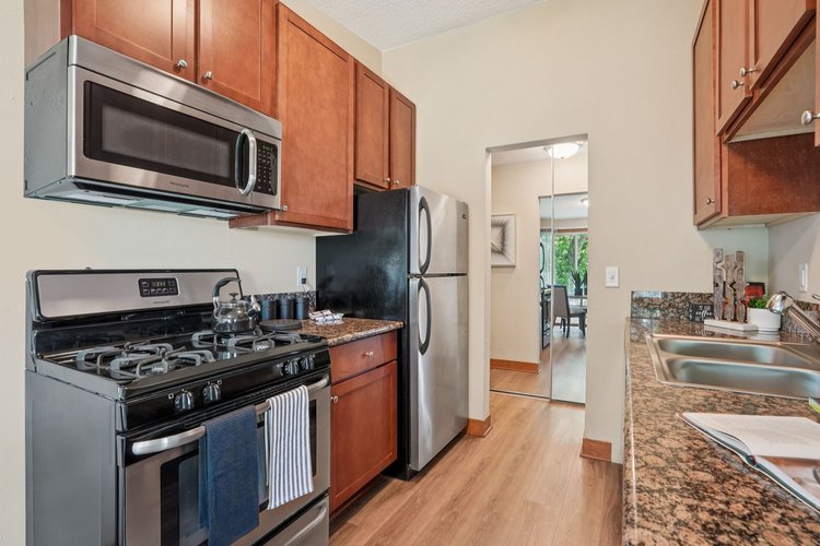Lake Pointe Apartments