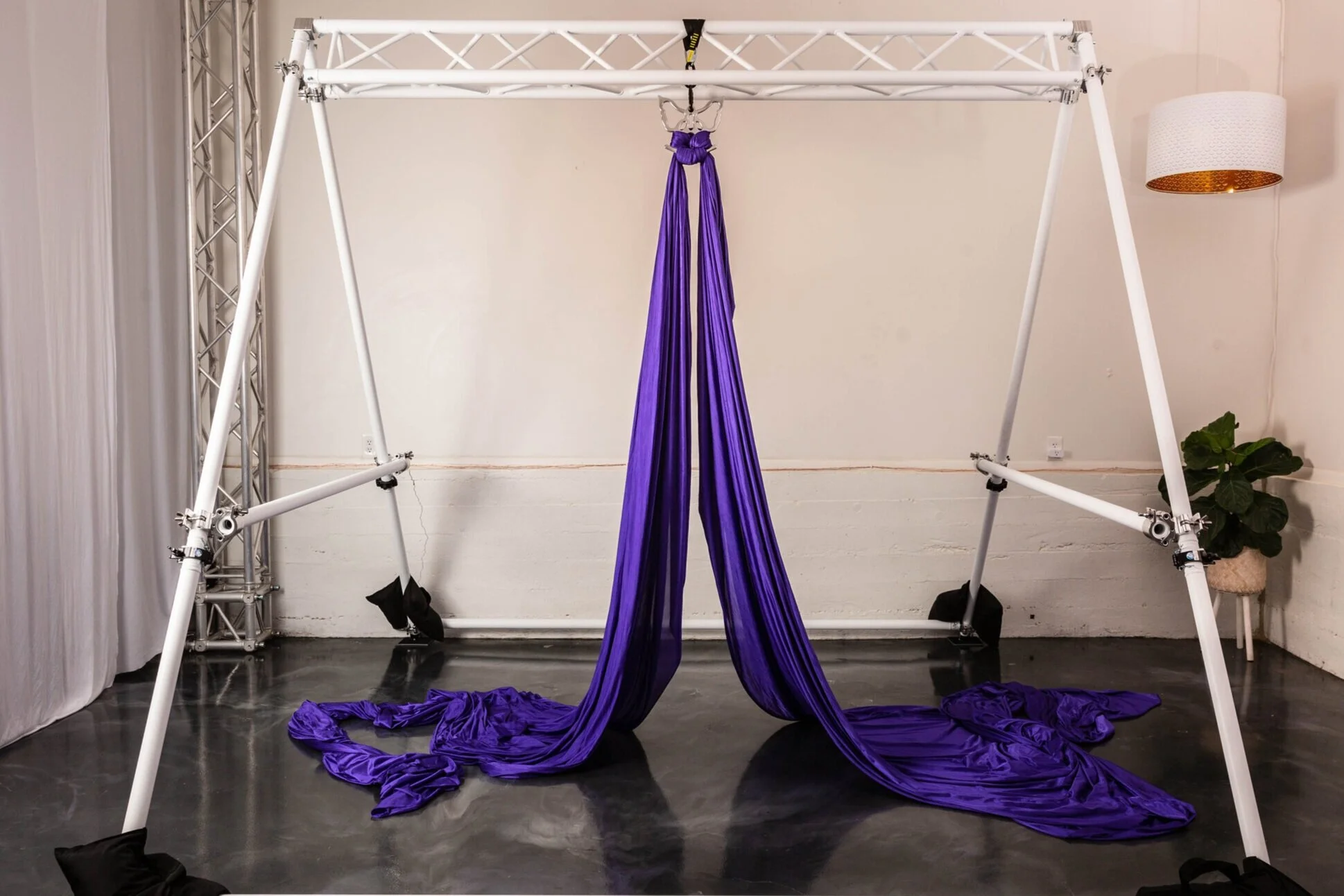 The Most Versatile Portable Aerial Dance & Fitness Rig! — Vertical Art ...