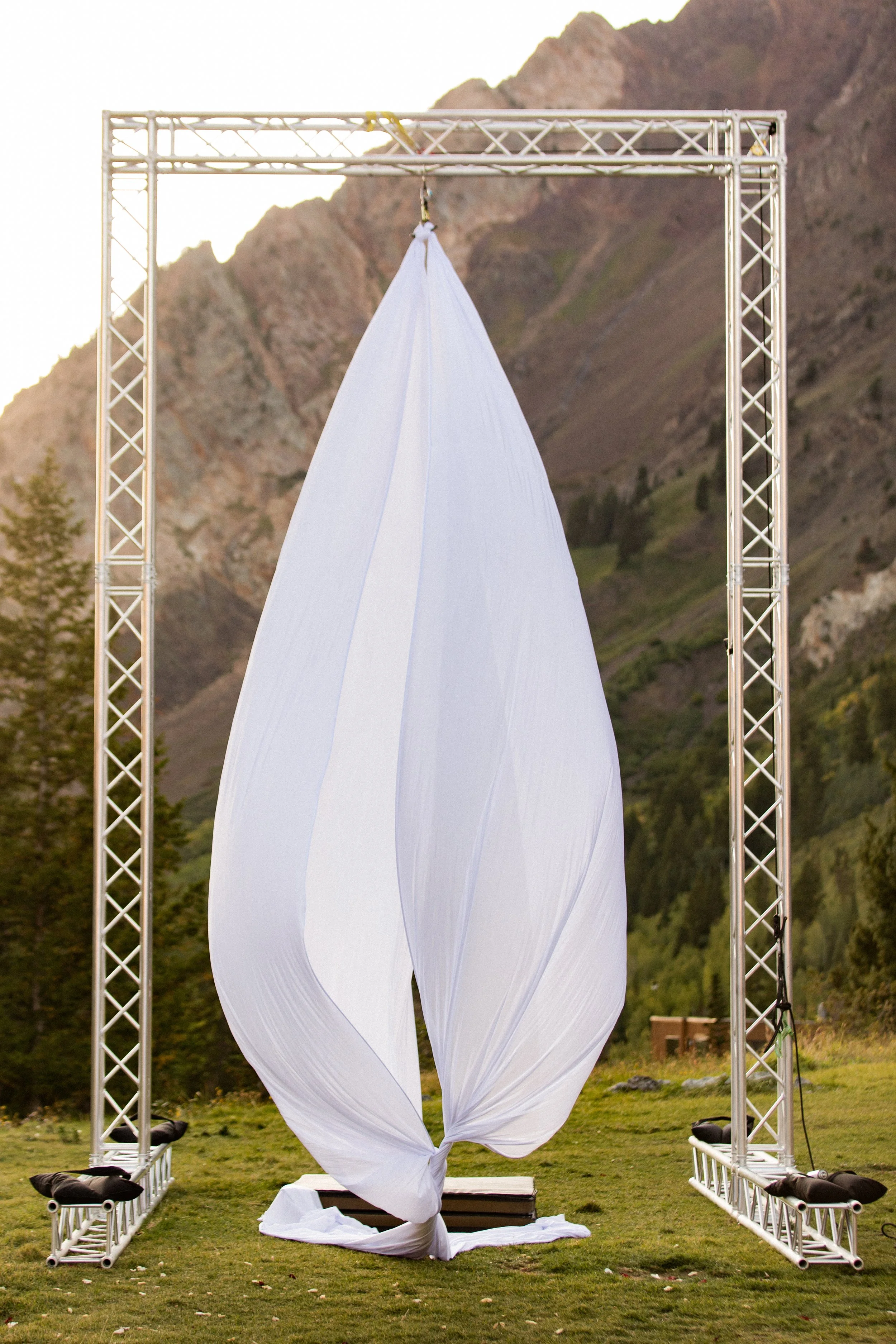 Truss — Vertical Art Dance