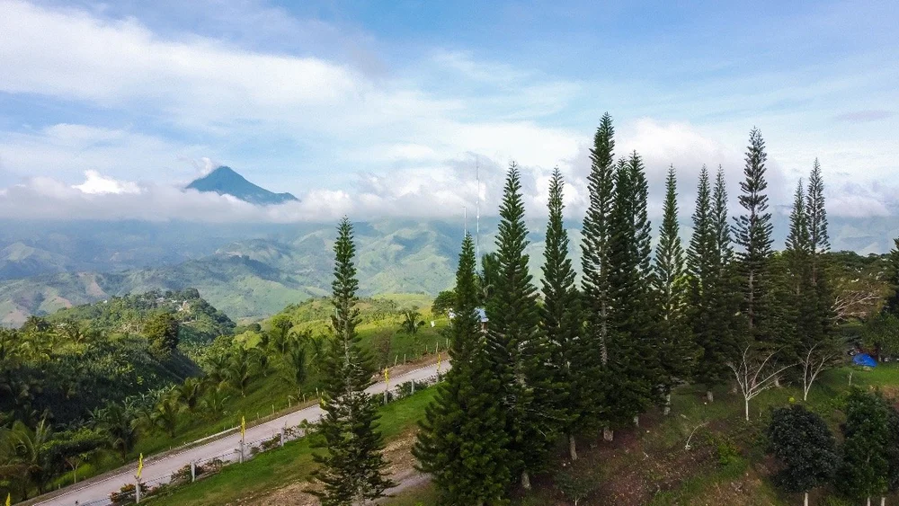 Exploring Kalonbarak Skyline Ridge in Malungon