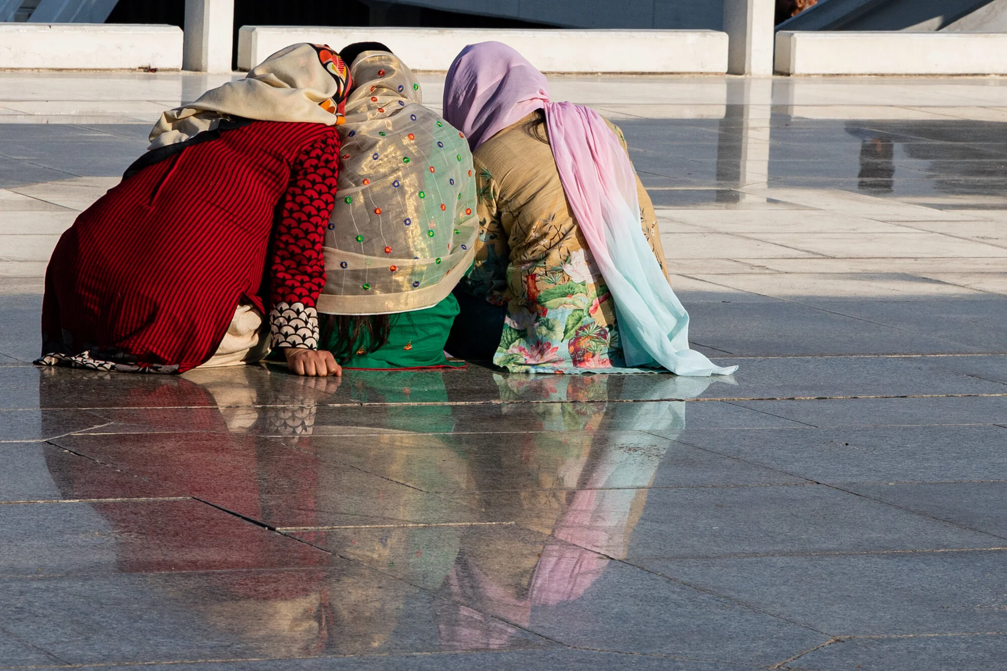 Postcard from Islamabad - Faisal Mosque — Gaynor Shaw Photography
