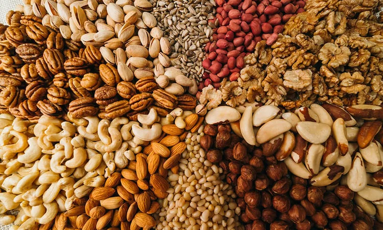 Σαραγλί πολίτικο, ο εύκολος “τυλιχτός μπακλαβάς” — Μνήμες Ελληνισμού