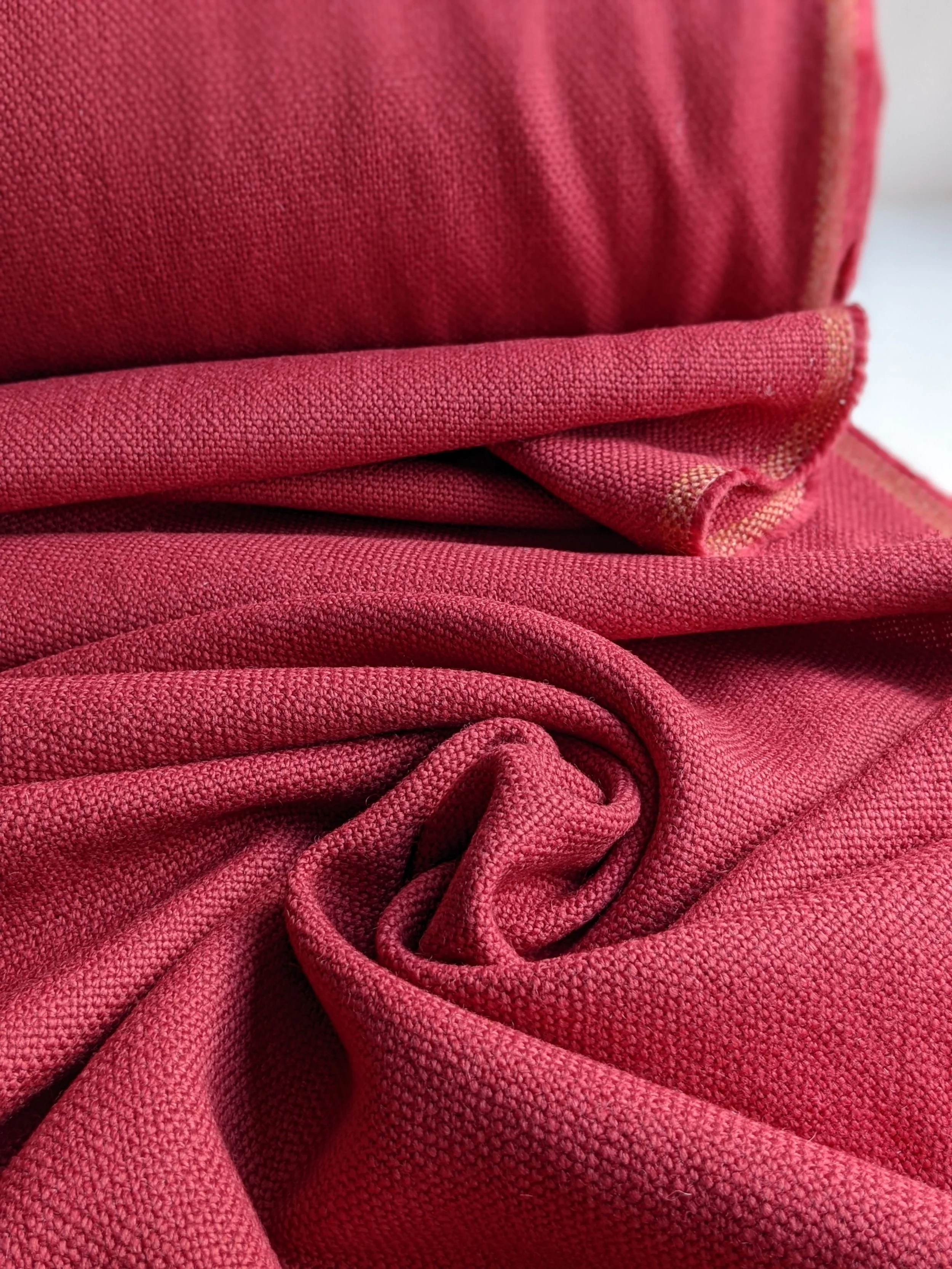 Craft & Thrift - shop vintage, thrifted and deadstock fabric