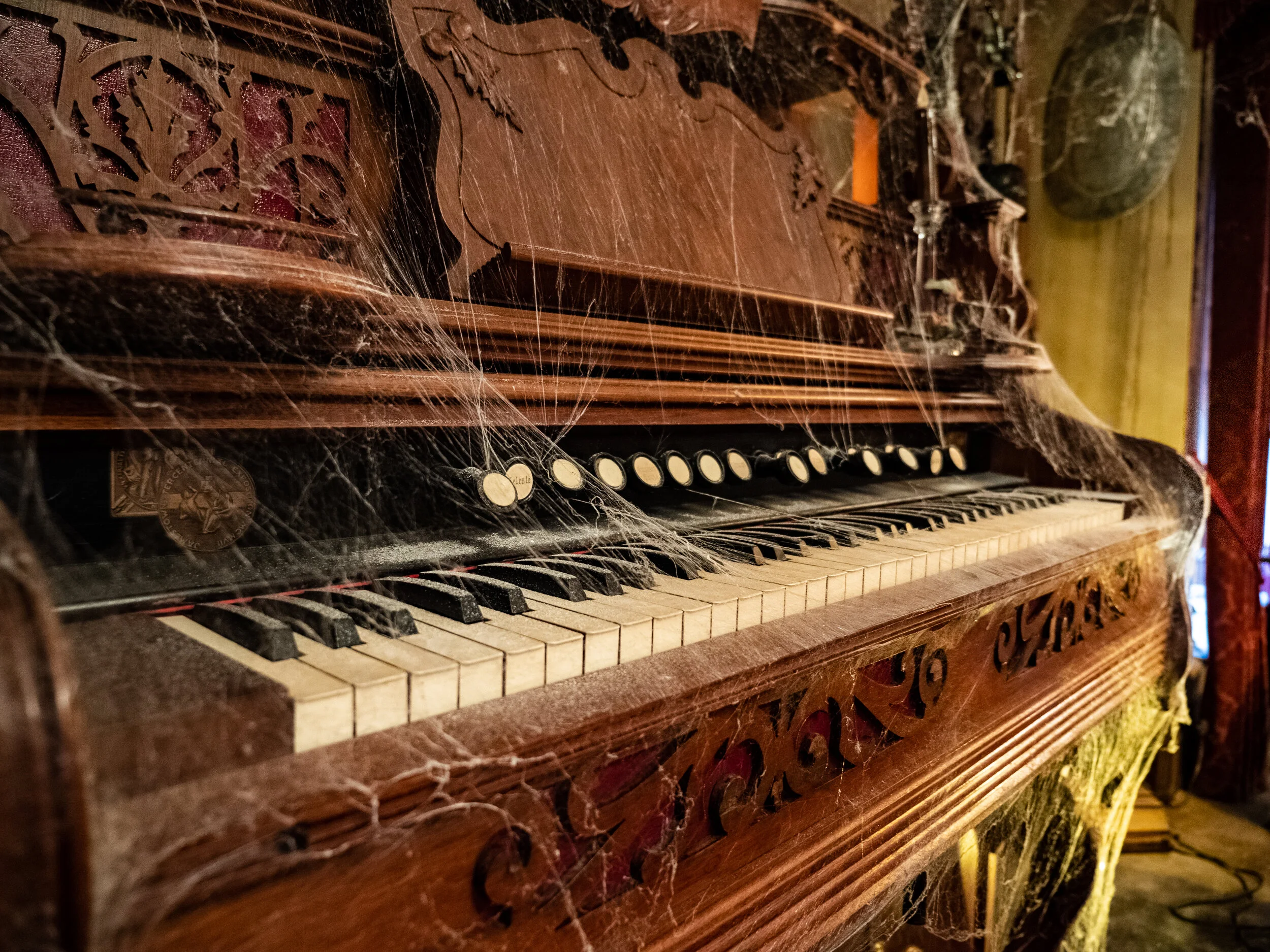 Mansion Tours — The Munster Mansion