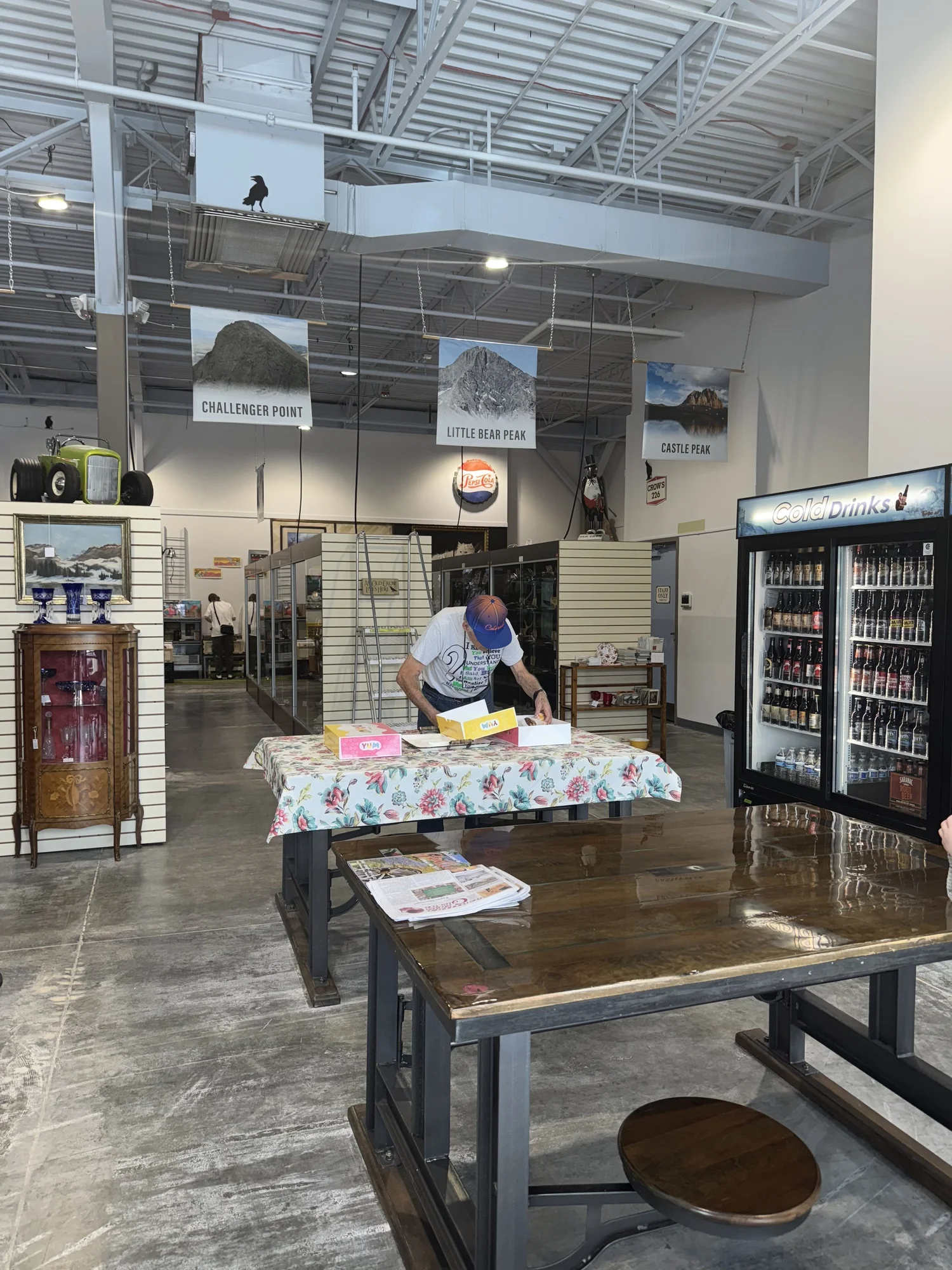 Antique Gallery & Root Beer Bar in Littleton CO - Old Crows Antique Mall