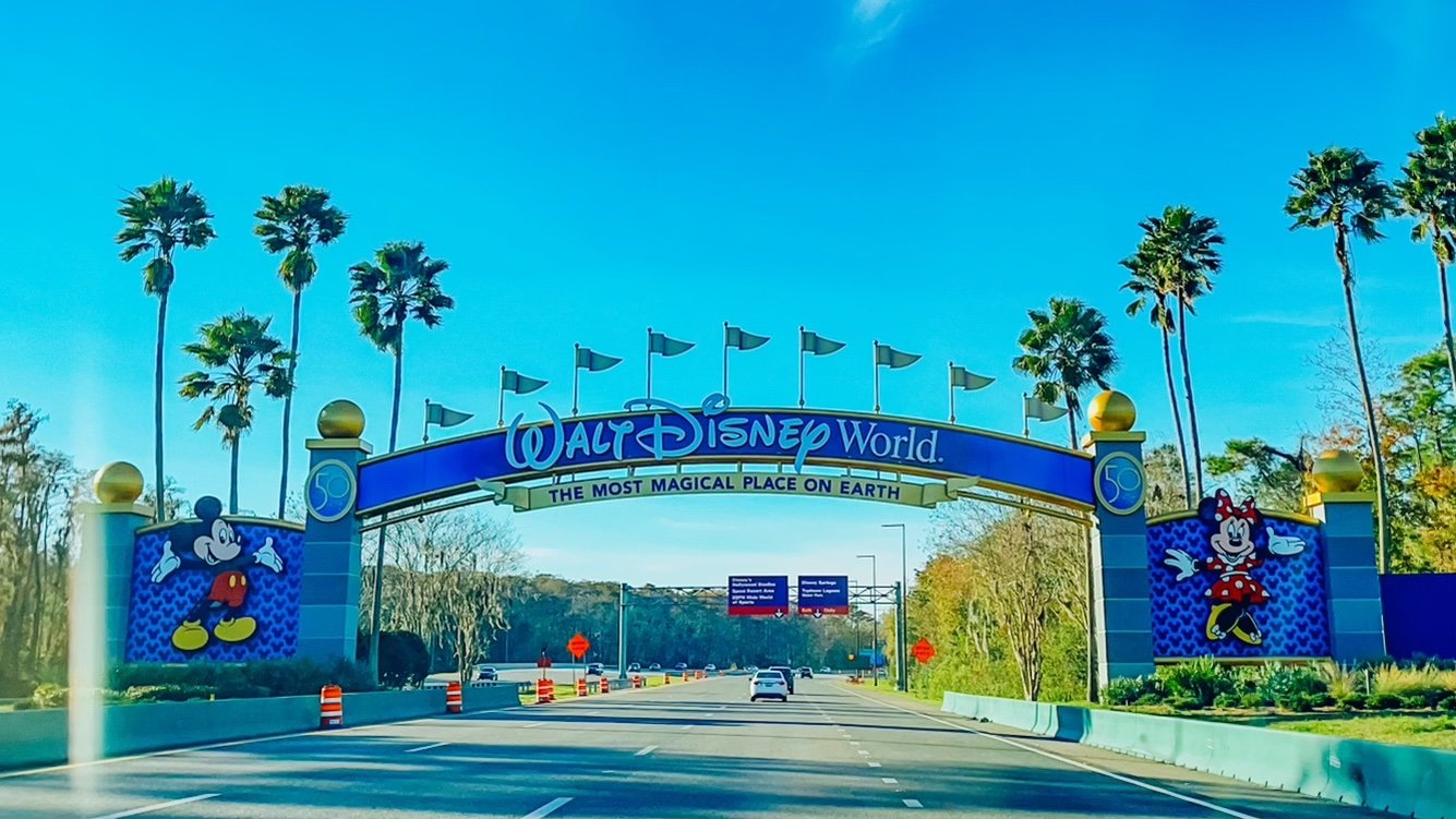 How to tell your kids you are going to Disney - Well Hello Magic