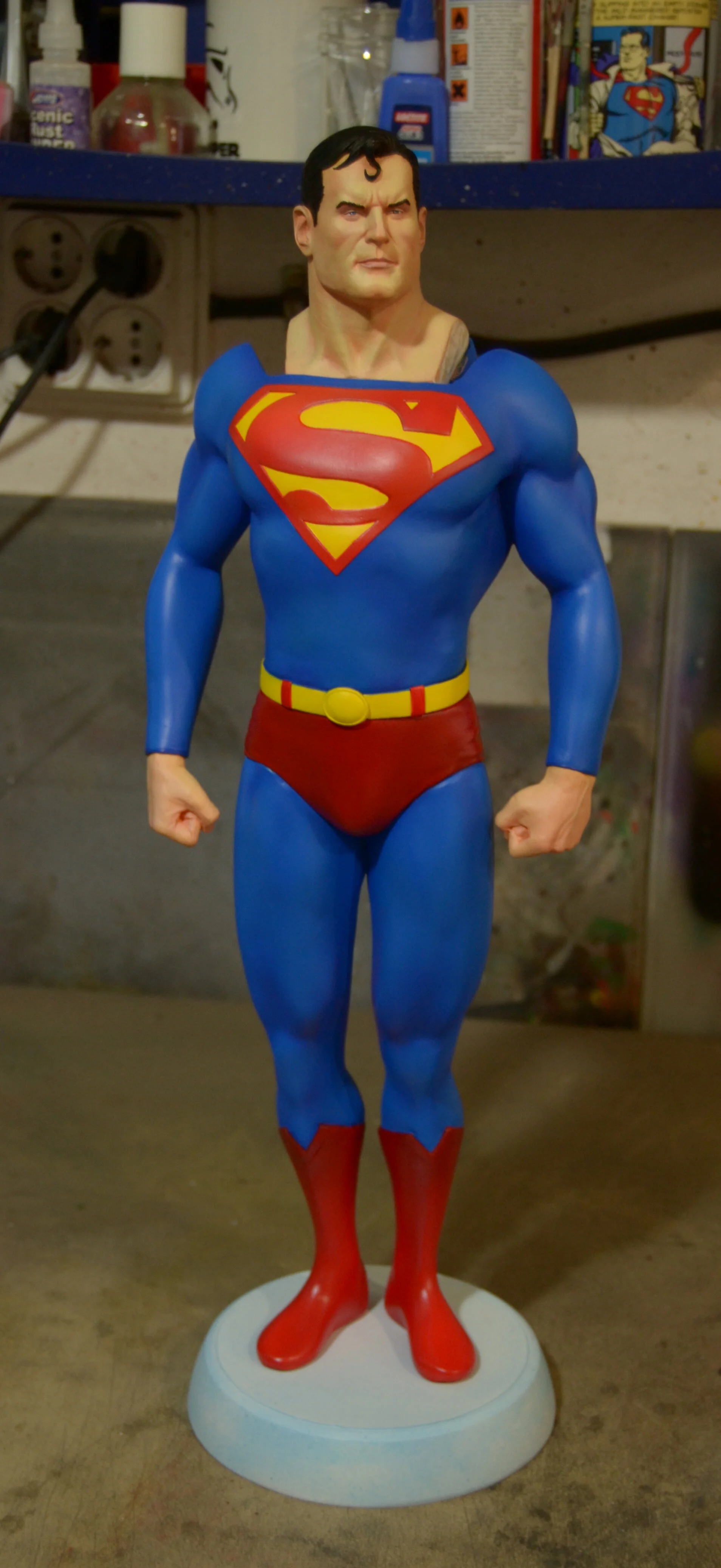 Superman Alex Ross statue — UN MUNDO A OTRA ESCALA