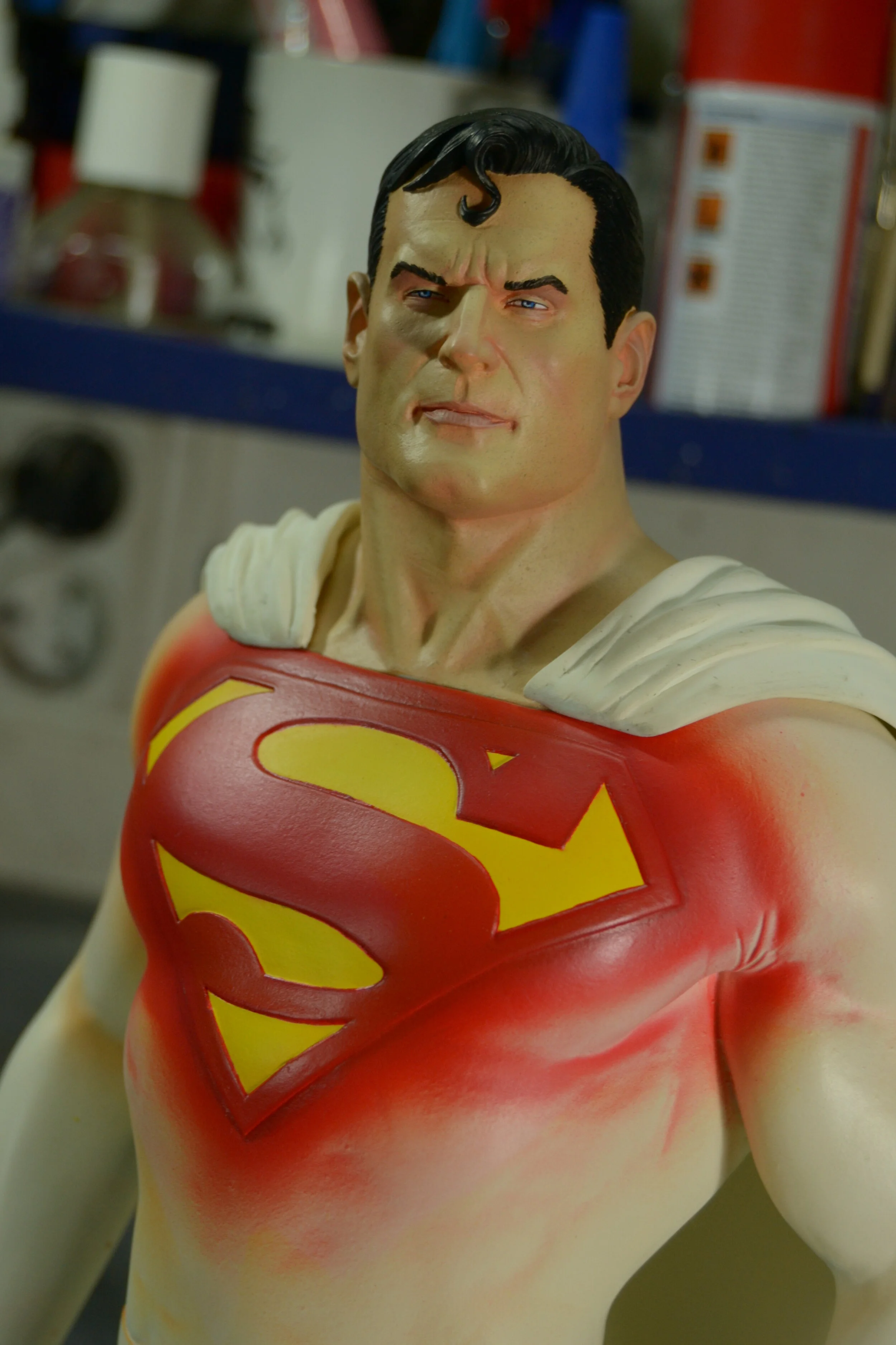 Superman Alex Ross statue — UN MUNDO A OTRA ESCALA