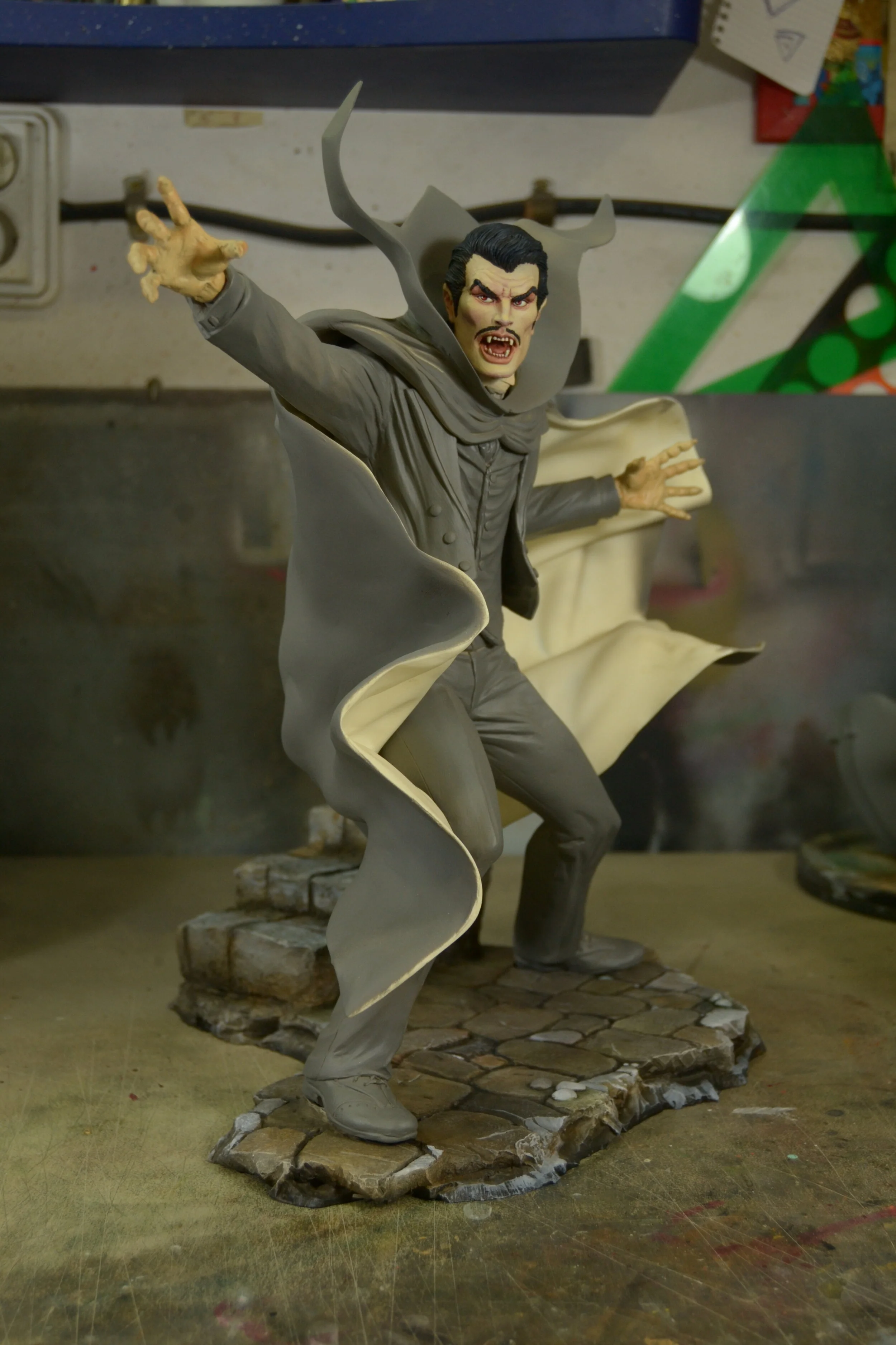 Dracula MARVEL Statue — UN MUNDO A OTRA ESCALA