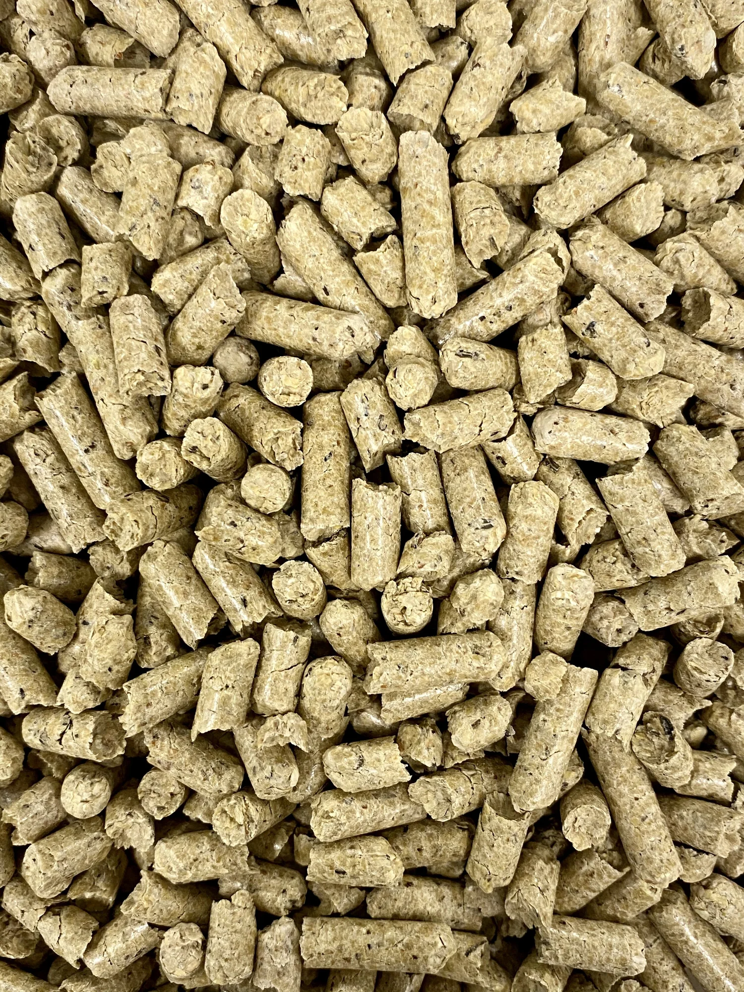 PRODUCTS — Howlett Farms Feed