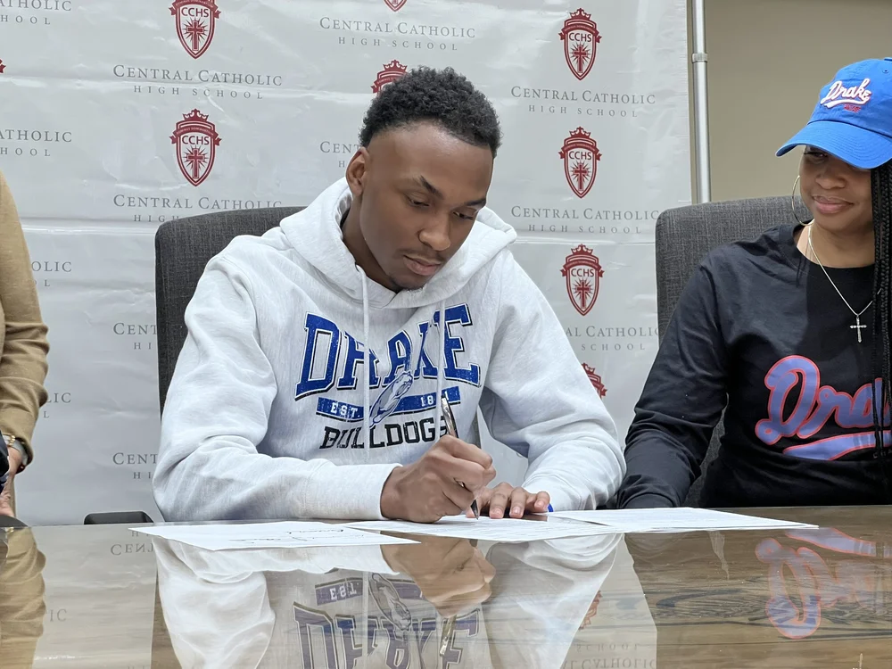 Chico Johnson Signs National Letter of Intent with MVC Member Drake ...
